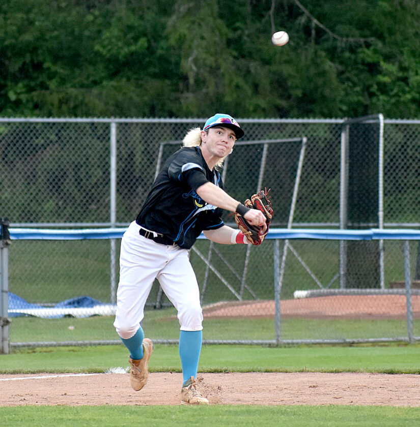 Tarp Skunks Win Wild Game Over Pilots | News, Sports, Jobs - Post Journal